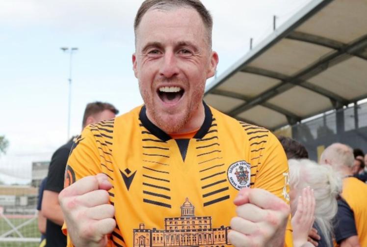 Slough Town boss Davies says new keeper Desbois will be 'worth the ...