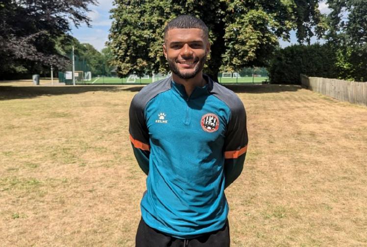 Maidenhead United bring defender Ryan Bartley to Berkshire - Photo 1 of 1 - Maidenhead Advertiser