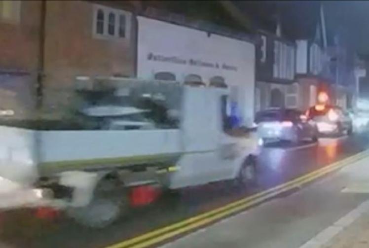 Van drivers race through red lights at crossroads - Maidenhead Advertiser