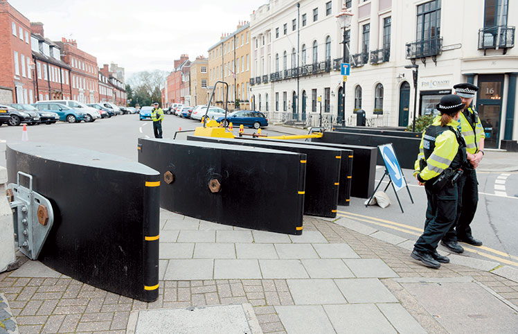 Permanent anti-terror barriers in Windsor could cost £1.9m - Photo 1 of ...
