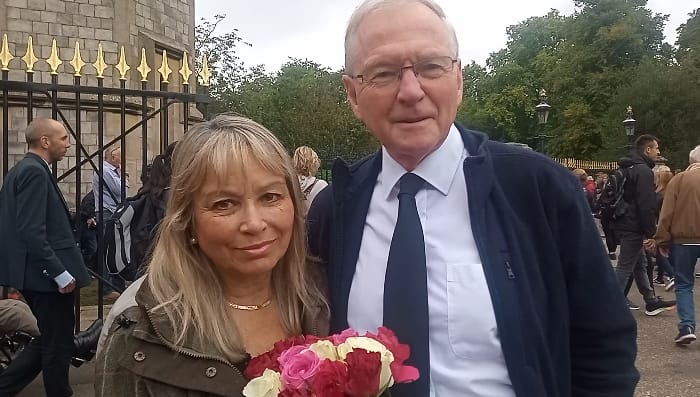 Windsor mourners pay tribute to 'exemplary' Queen - Maidenhead Advertiser